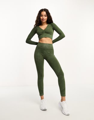 ASOS 4505 Petite seamless ruched bum legging and acid long sleeve v ...