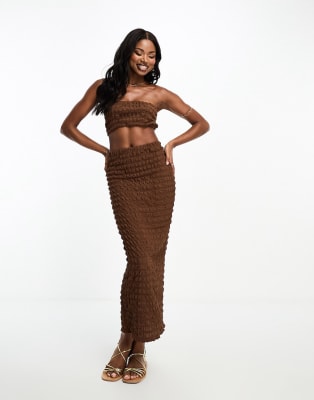 ASOS DESIGN - Ensemble top texturé et jupe mi-longue - Chocolat | ASOS
