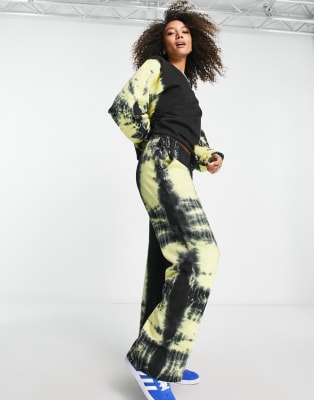 ASOS DESIGN - Neon - Co-ord set van joggingbroek en sweater | ASOS