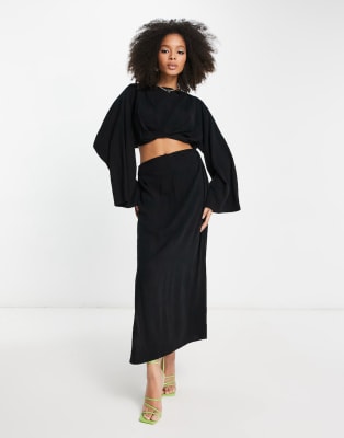 ASOS EDITION - Crop top en lin drapé devant à manches longues et jupe longue - Noir | ASOS