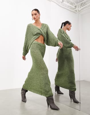 ASOS EDITION - Ensemble avec jupe longue et top manches longues en maille à détail torsadé | ASOS