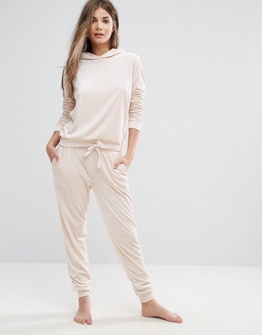 Asos Lounge Set Aus Velours Mit Kapuzenpullover In Blassrosa Asos