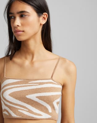 Bershka - Co-ord set van gebreid vest, bralette en rokje in beige met ...