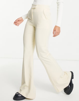 Conjunto de traje color crema de Topshop | ASOS