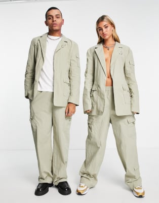 Conjunto verde claro de americana y pantalones de corte recto con ...
