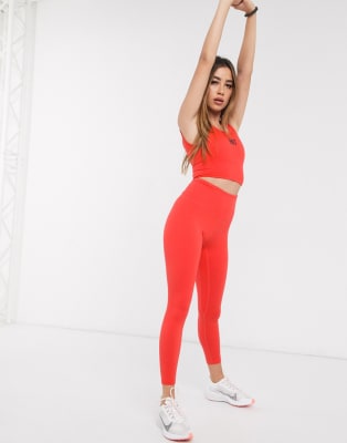 HIIT – BH und Leggings mit Logo in Ro | ASOS