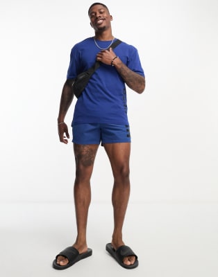 HUGO – Strand-Set in Marineblau | ASOS