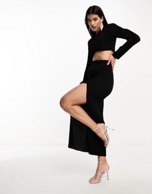 In The Style - Ensemble crop top plissé et jupe longue - Noir | ASOS
