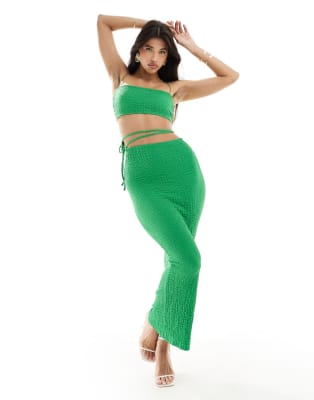 Kaiia - Ensemble crop top à encolure carrée et jupe-longue en tissu texturé - Vert | ASOS