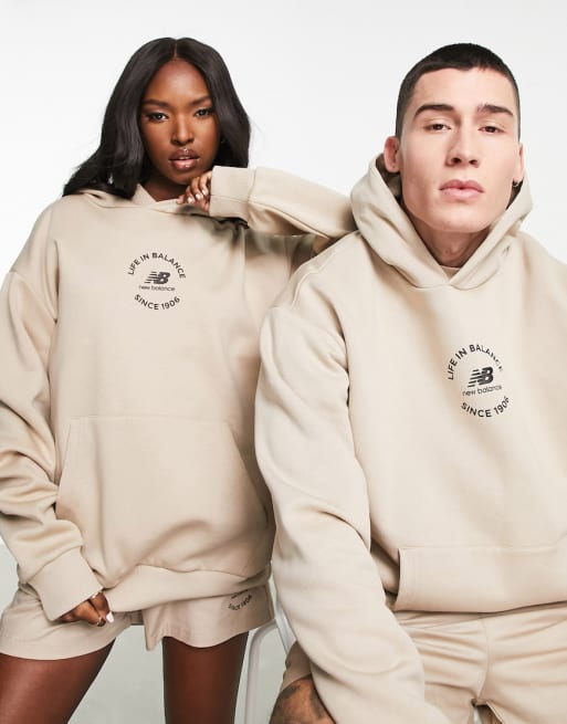 New Balance - Life In Balance - Ensemble unisexe - Sable | ASOS