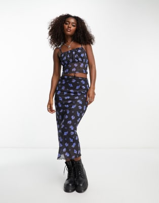 Noisy May - Ensemble avec caraco et jupe longue en tulle - Bleu et noir fleuri | ASOS