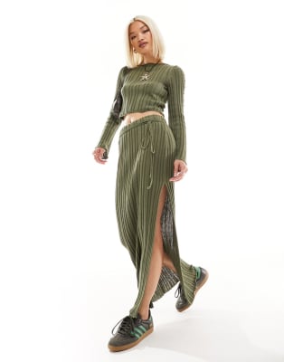 Reclaimed Vintage - Ensemble en maille côtelée avec top et jupe mi-longue - Kaki | ASOS