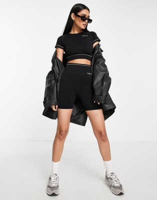 TALA – Activewear-Set in Schwarz, exklusiv bei ASOS | ASOS