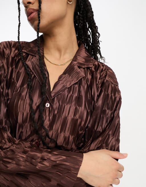 Urban Threads Plissiertes Set Aus Satin In Schokoladenbraun Asos