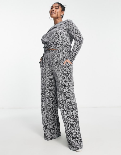 Vero Moda Curve - Ensemble avec crop top torsadé devant et pantalon ample - Argent pailleté | ASOS