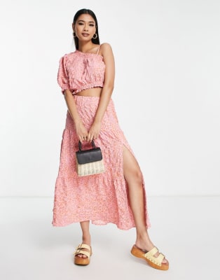 Vero Moda - Ensemble crop top texturé et jupe mi-longue à imprimé léopard - Rose | ASOS