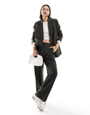 Vero Moda - Mix en match - Co-ord set, elegant pak in kaki | ASOS