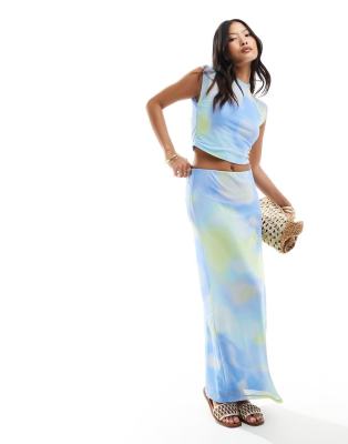 Vero Moda Petite - Ensemble crop top en tulle et jupe longue à imprimé pastel dégradé | ASOS
