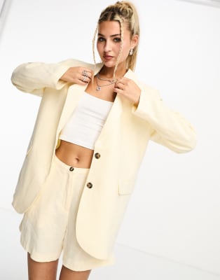 Weekday - Isa - Ensemble avec blazer et short en lin mélangé - Jaune pastel | ASOS