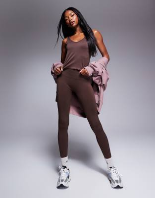 4505 smooth seamless gym set in mahogany | ASOS