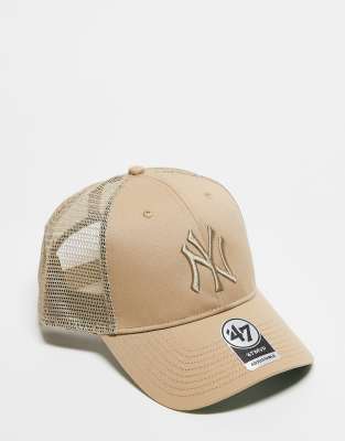 47 Brand NY Yankees contrast clean up trucker cap in taupe | ASOS