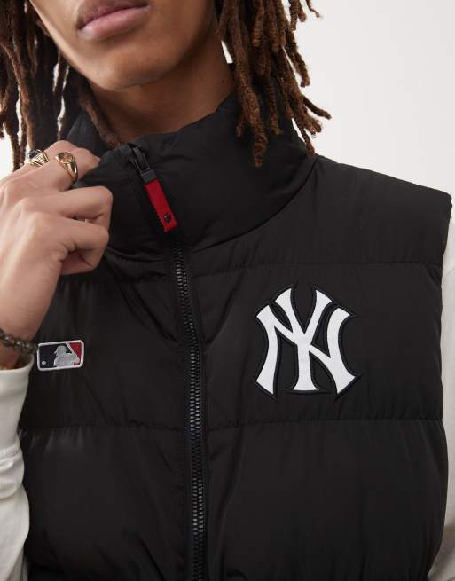 47 Brand NY Yankees padded hooded vest in black | ASOS
