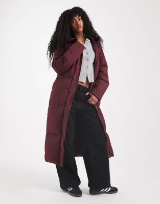 Abrigo largo morado higo acolchada con capucha de Threadbare | ASOS