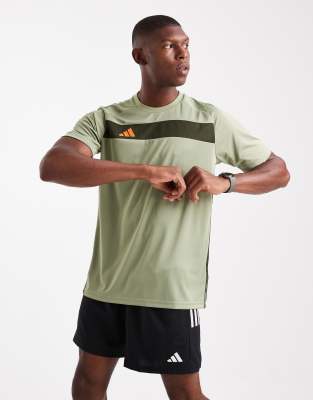 adidas Football – Tiro 25 Essentials – Grön, mörkgrön träningströja | ASOS