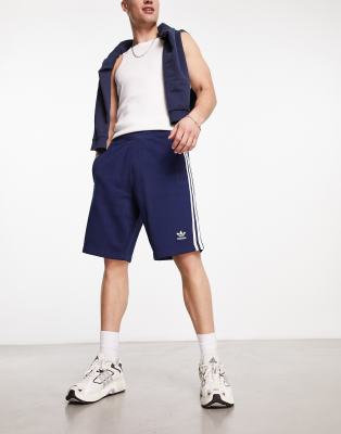 adidas Originals - adicolor Classics - Pantaloncini blu navy con 3 ...