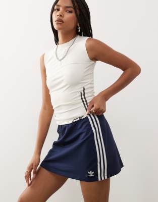 adidas Originals - Adicolor - Mini rok met 3-Stripe in marineblauw en ...