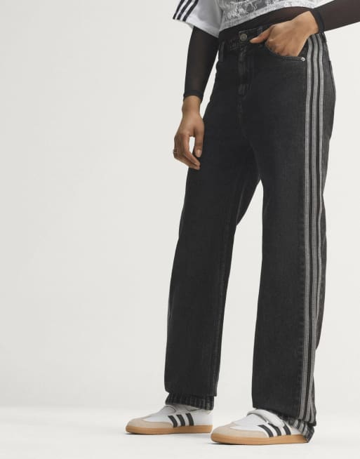 adidas Originals – Firebird – Straight Jeans in True Black Denim mit ...