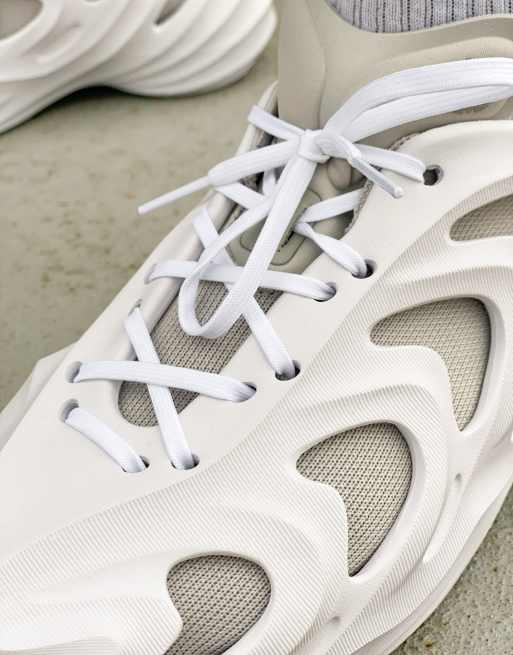 adidas Originals – Fom Quake – Sneaker in Weiß | ASOS