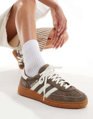adidas Originals – Handball Spezial – Bruna och vita träningsskor med ...
