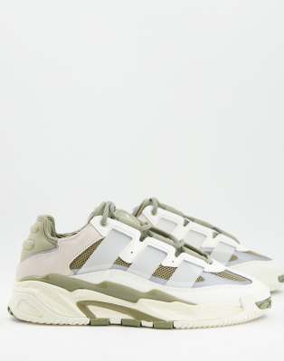adidas Originals Niteball trainers in off white and orbit green | ASOS