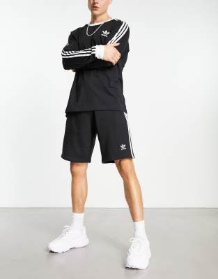 adidas Originals - Pantaloncini neri con logo a tre strisce | ASOS