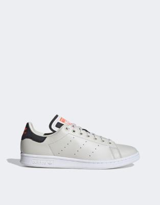 adidas Originals – Stan Smith – Leder-Sneaker in gebrochenem Weiß | ASOS