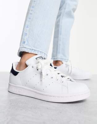 adidas Originals Stan Smith sneakers in white and navy | ASOS
