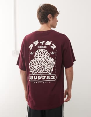 adidas Originals - T-shirt met Japanse bloemenprint in bordeauxrood | ASOS