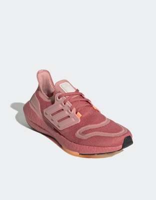 adidas - Running Ultraboost 22 - Baskets - Rouge | ASOS