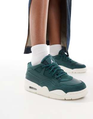 Air Jordan 4 RM – Sneaker in gebrochenem Weiß und Grün | ASOS