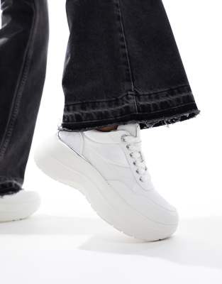 ALDO – Etiene – Sneaker in Weiß und Silber mit sehr dicker Sohle | ASOS