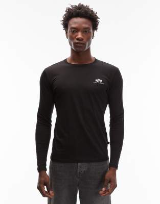 Alpha Industries – Svart t-shirt med liten logga och långa ärmar | ASOS
