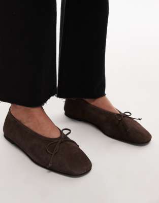 ARKET – Bruna, platta ballerinaskor i mocka med fyrkantig tå | ASOS