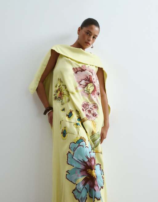 ARRANGE Curve – Drapiertes Satin-Maxikleid in Limettengrün mit großem ...