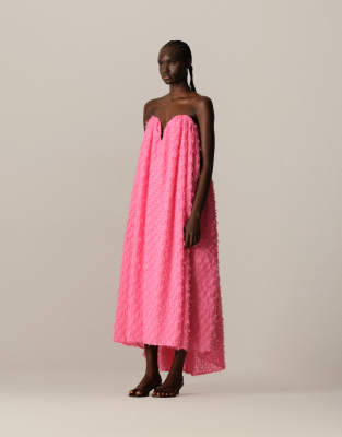 ARRANGE - Robe bandeau longue et volumineuse style corset en tissu texturé - Rose vif | ASOS