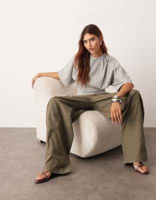 ARRANGE - Top à détail plissé - Gris | ASOS