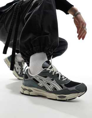 Asics – Gel-NYC – Unisex – Svarta, grå träningsskor | ASOS