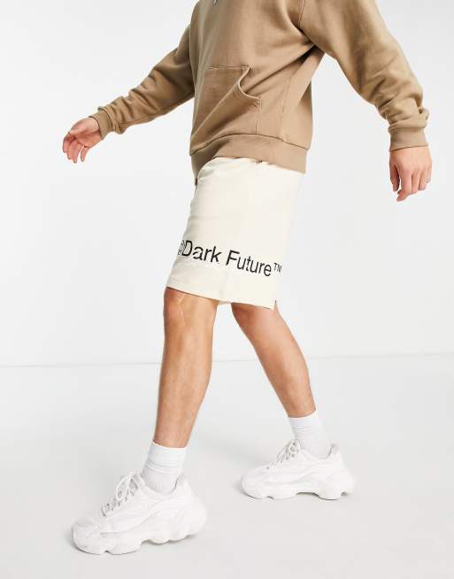 ASOS Dark Future - Short décontracté avec logo sur la jambe - Neutre | ASOS