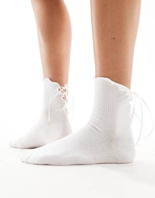 ASOS DESIGN ankle socks with back bow detail in white | ASOS