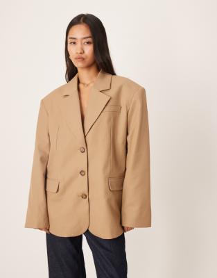 ASOS DESIGN - Blazer sartoriale oversize in misto lana color cammello ...